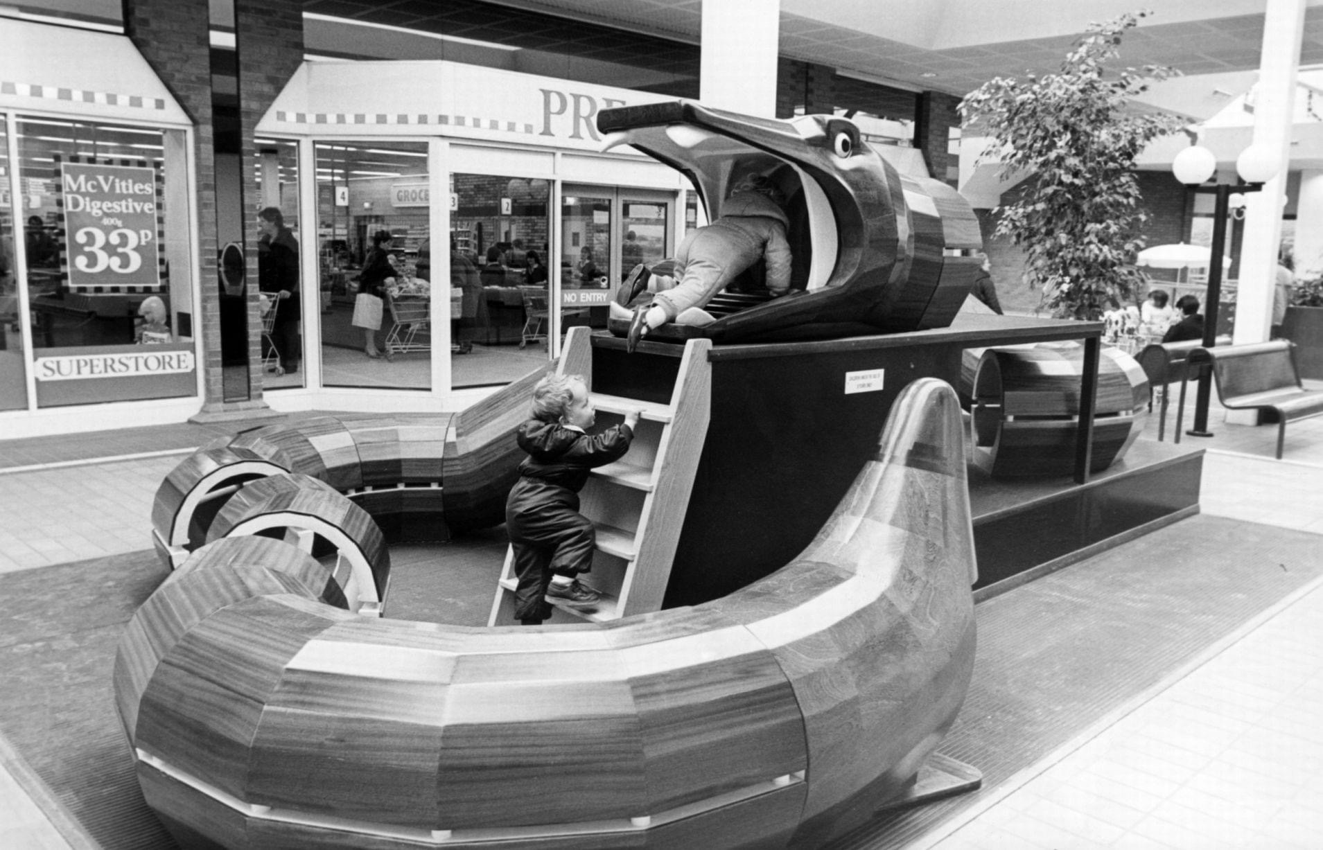 Snake Play-Sculpture (Coulby Newham, Peter Hand, 1986) – North East Statues