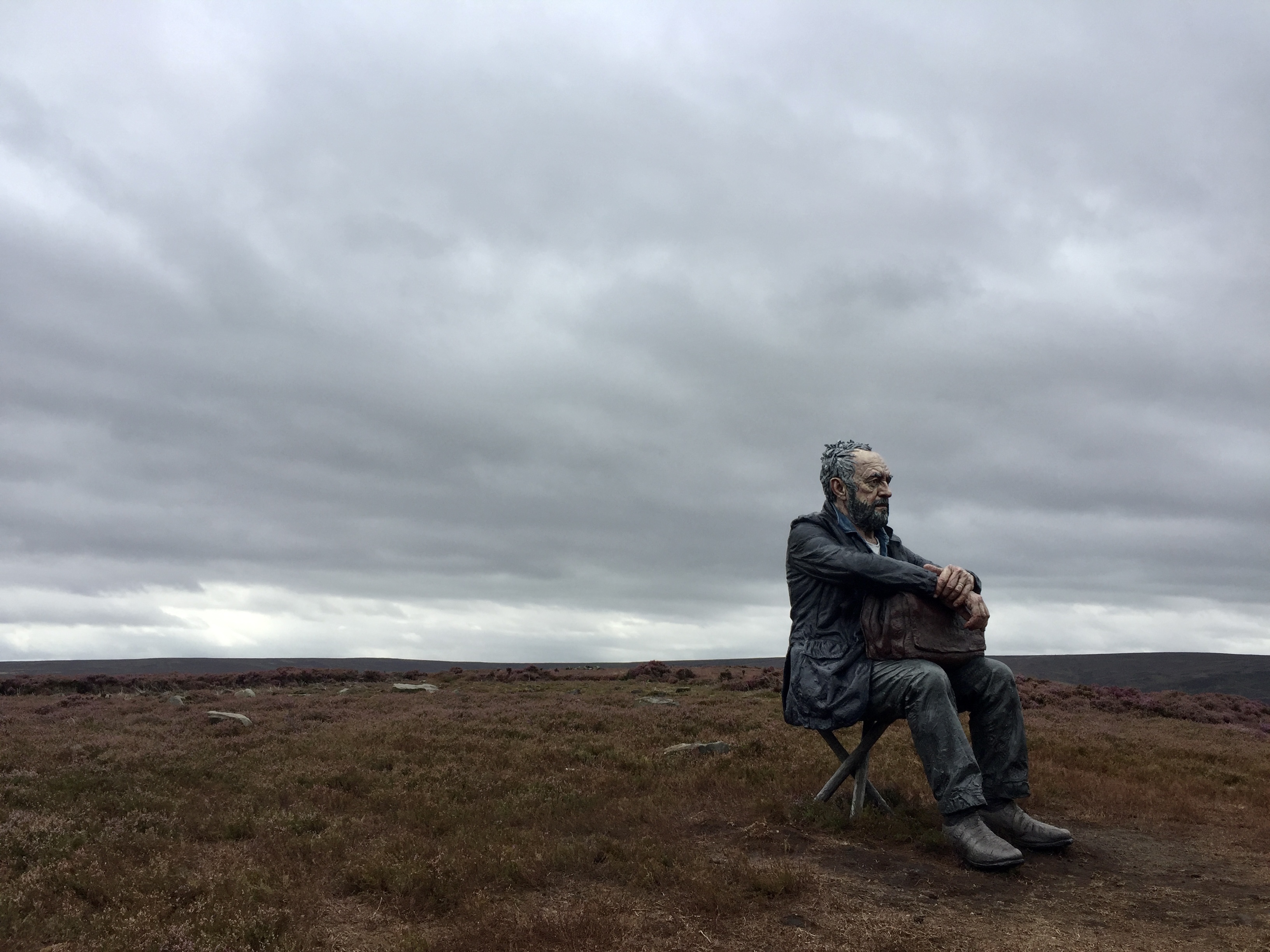 Seated Figure (Castleton Rigg, Sean Henry, 2017) – North East Statues
