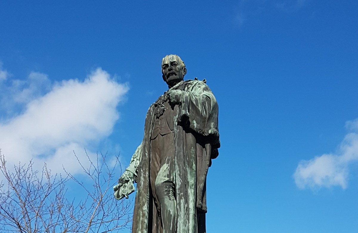 Samuel Sadler (Middlesbrough, Édouard Lantéri, 1913) – North East Statues