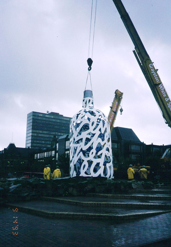 Bottle of Notes (Middlesbrough, Claes Oldenburg and Coosje van Bruggen ...