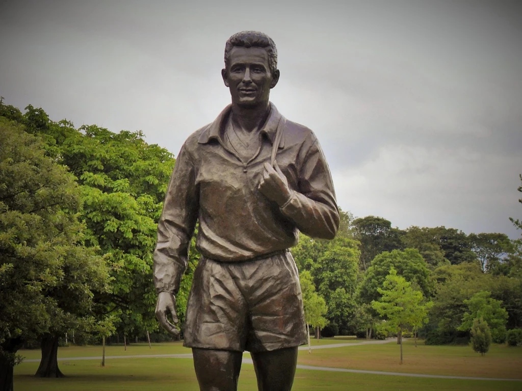 Brian Clough Statue (Middlesbrough, Vivien Mallock, 2007) – North East ...
